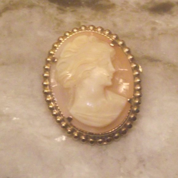 Vintage | Jewelry | Pink Cameo Pin | Poshmark